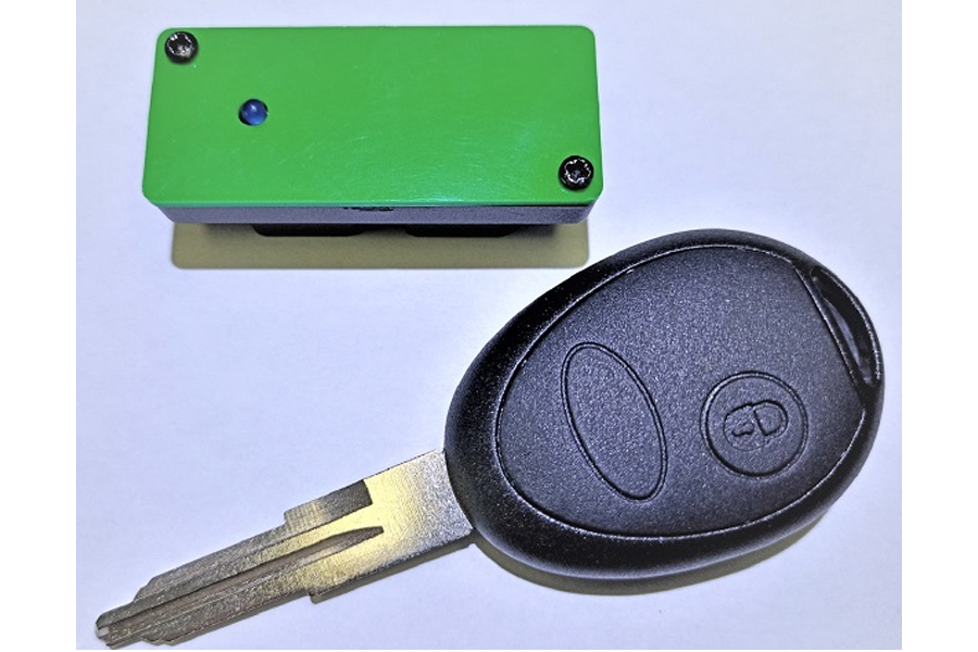 Land Rover Defender All-In-One Key and Programmer (Non-UK Version ...